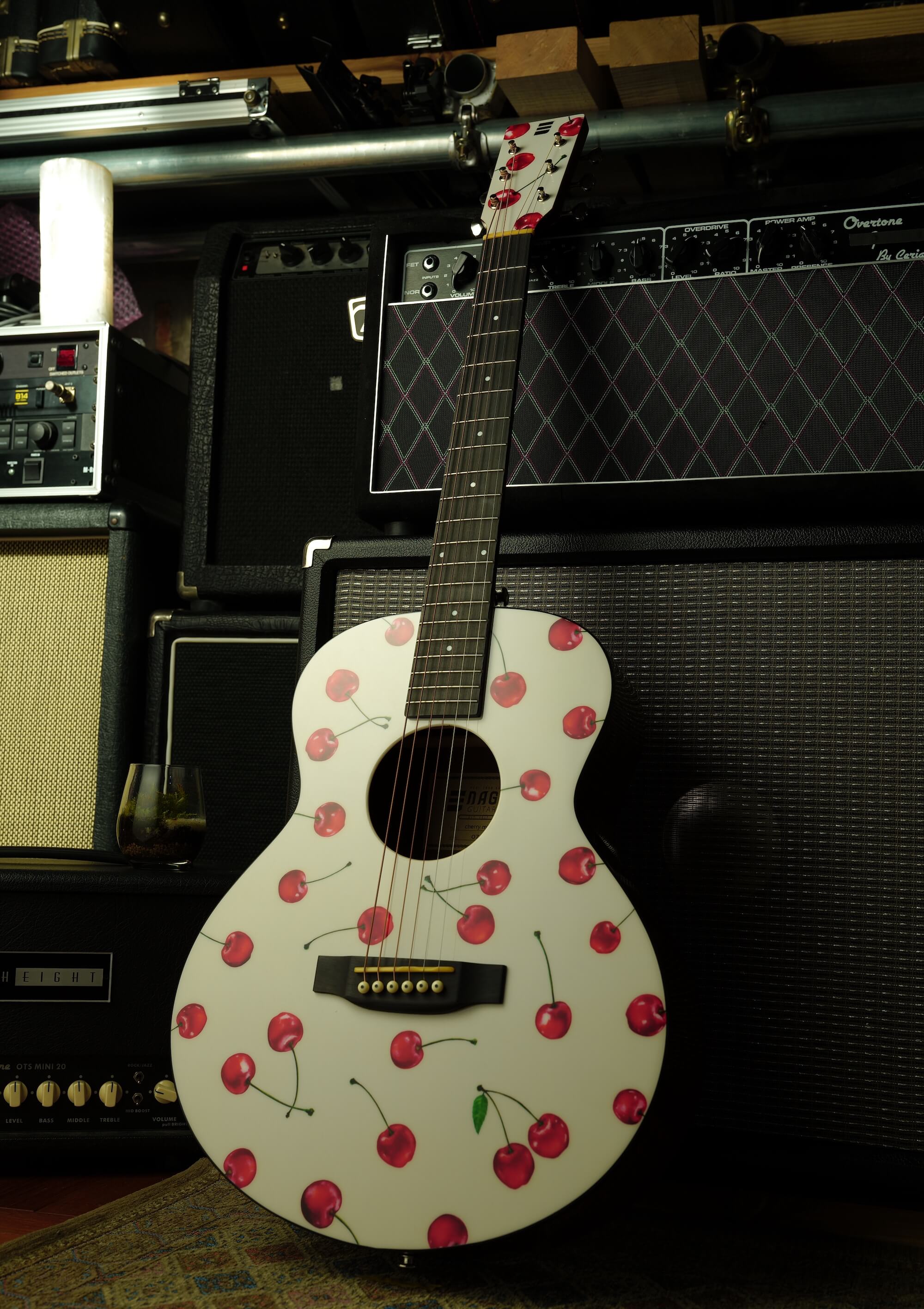 NAGI GUITARS Limited Model Cherry Mini Ivory – brusheight